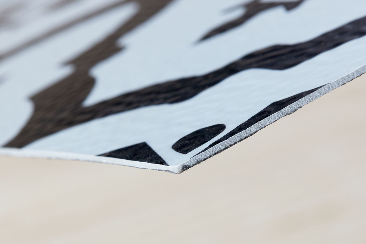 How Do You Make Adhesive Vinyl Stick Better? - Richannel