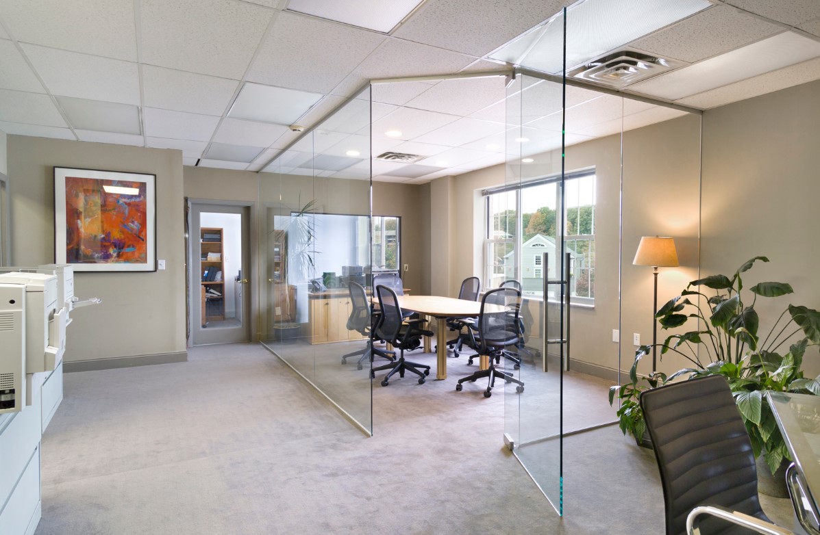 Collaboration and Communication in Glass Conference Rooms - Richannel