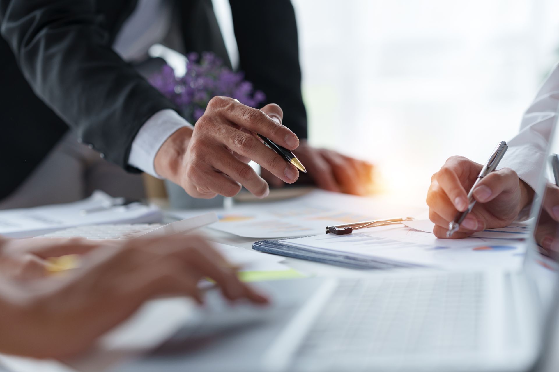 Crisis Management: Handling Legal Issues in Business (2024) - Richannel