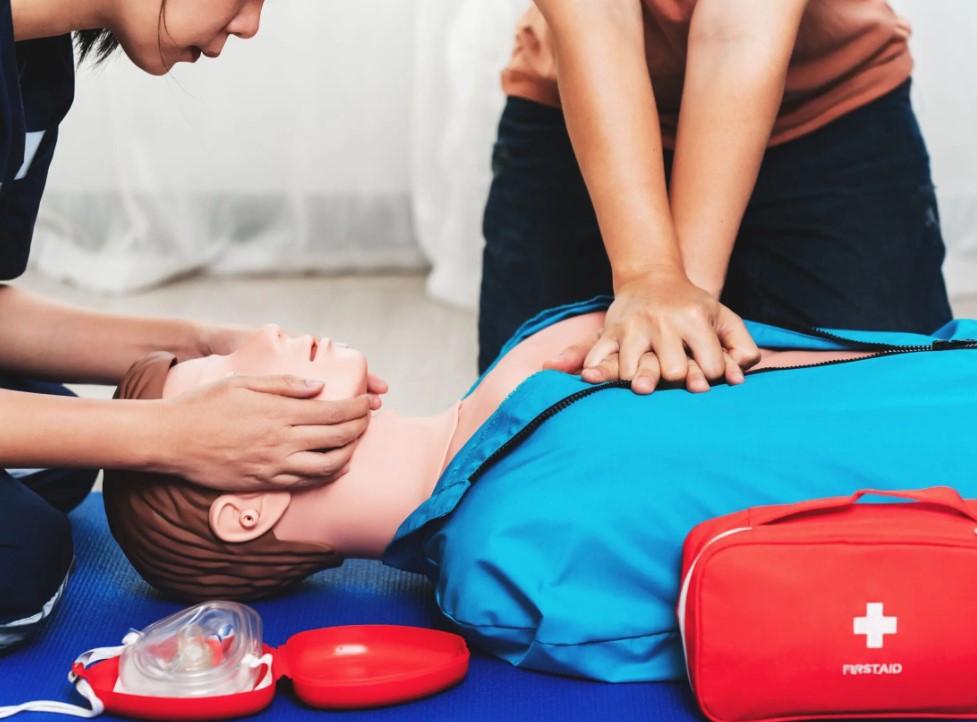 CPR Basics ─ What You Should Know Before an Emergency Happens - Richannel CPR Basics ─ What You Should Know Before an Emergency Happens - Richannel