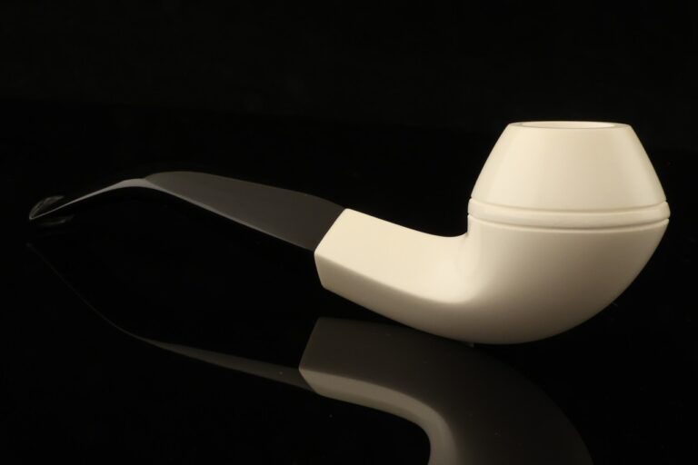 Classic Pipe Shapes - The Differences Between Billiard, Bulldog, and ...